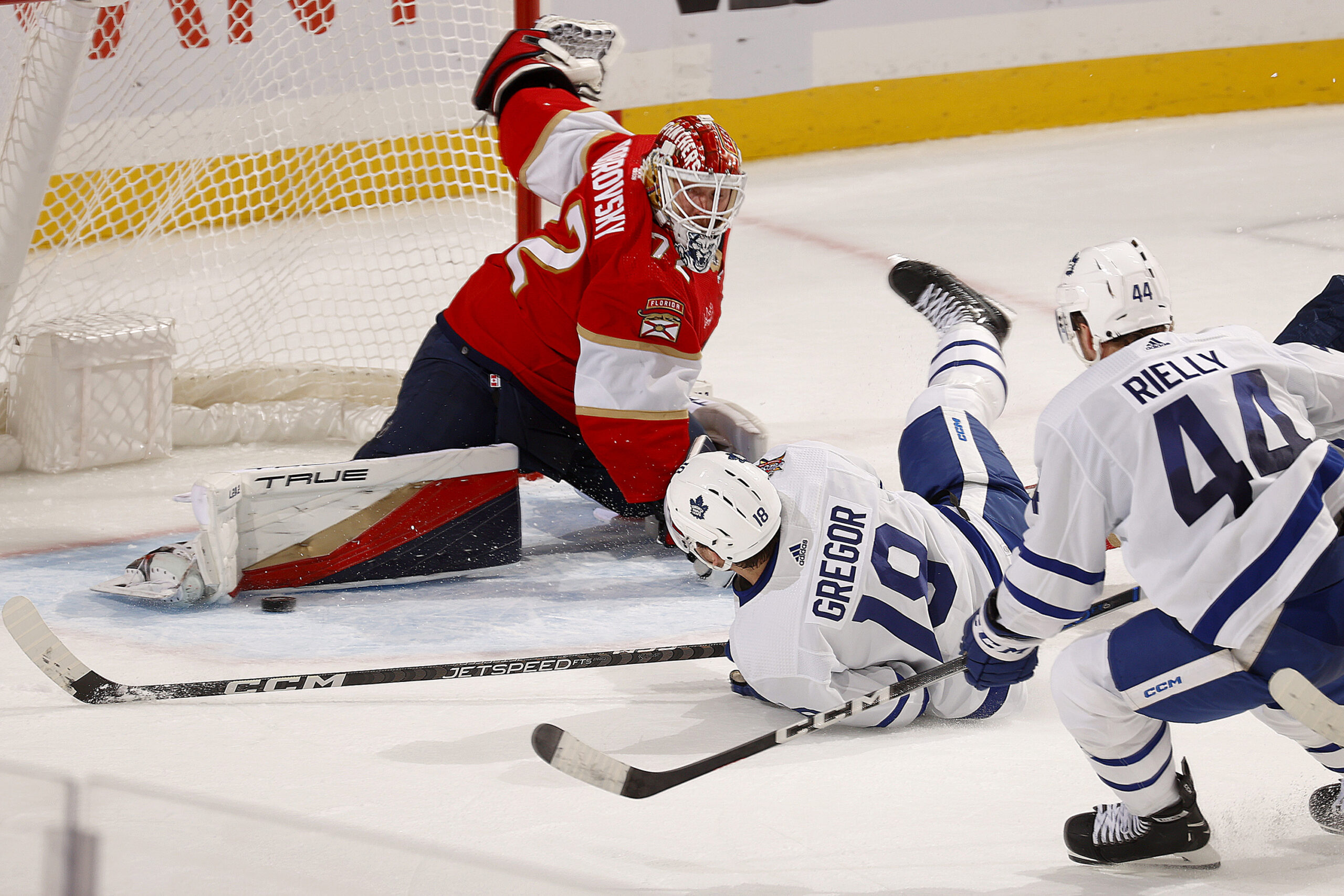 Sergei Bobrovsky stretches to makes a save against the Toronto Maple Leafs.
